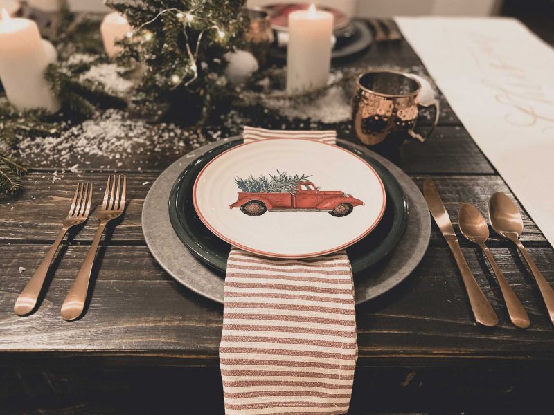 Snowball Fight Tablescape - Loving Hospitality